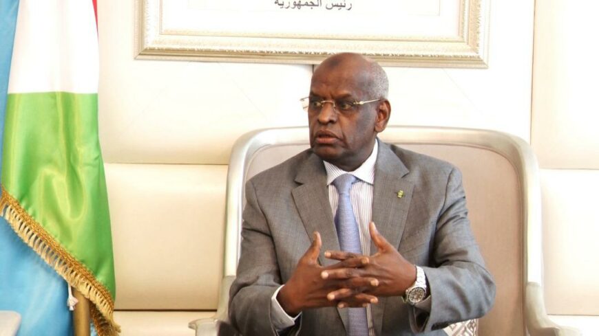 Décoration du Secrétaire Général de la primature de la république de ...